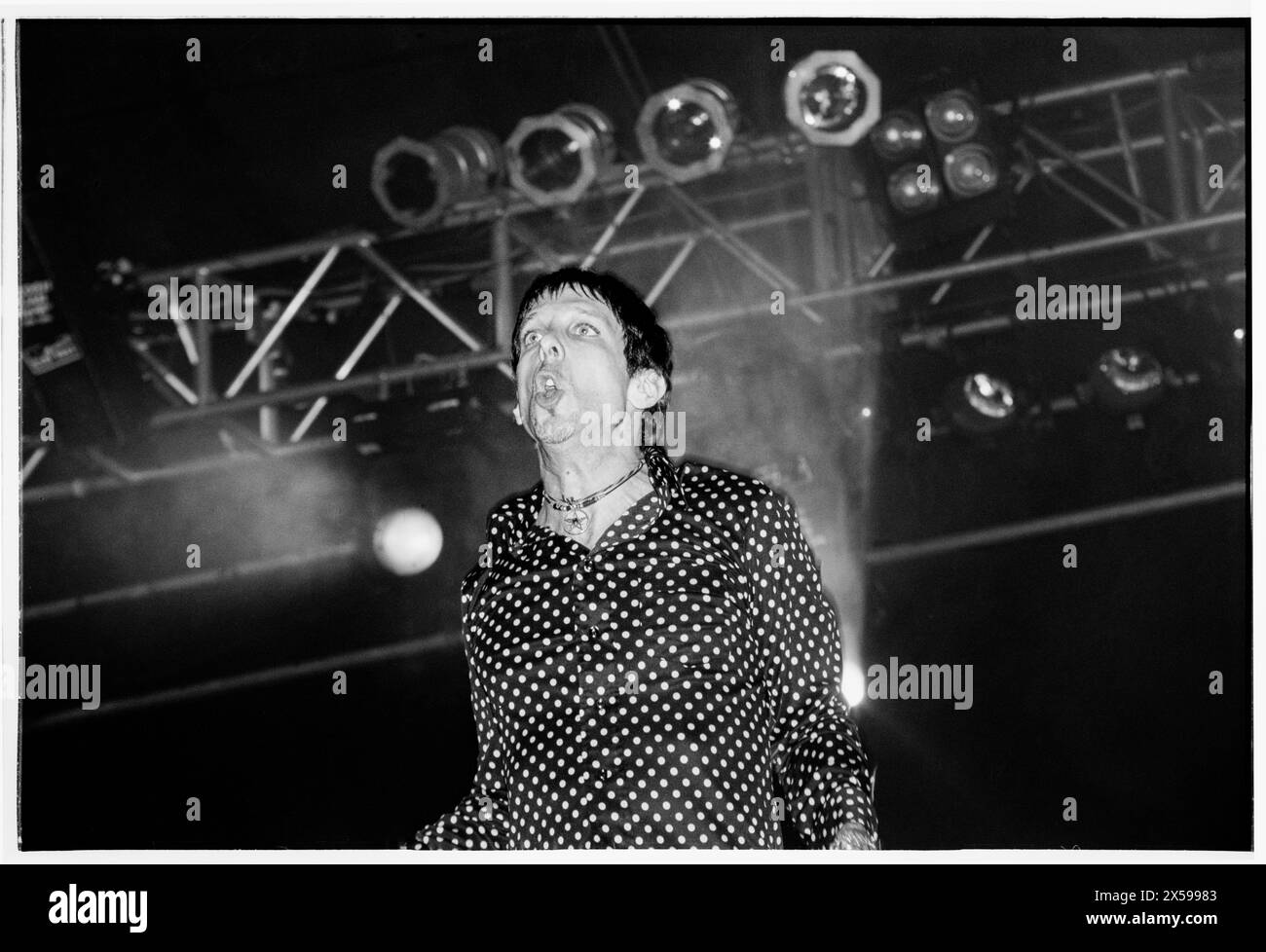 MERCURY REV, READING FESTIVAL CONCERT, 2001: Jonathan Donahue of the ...