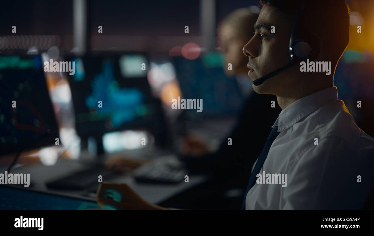 Atc air traffic control controller hi-res stock photography and images ...