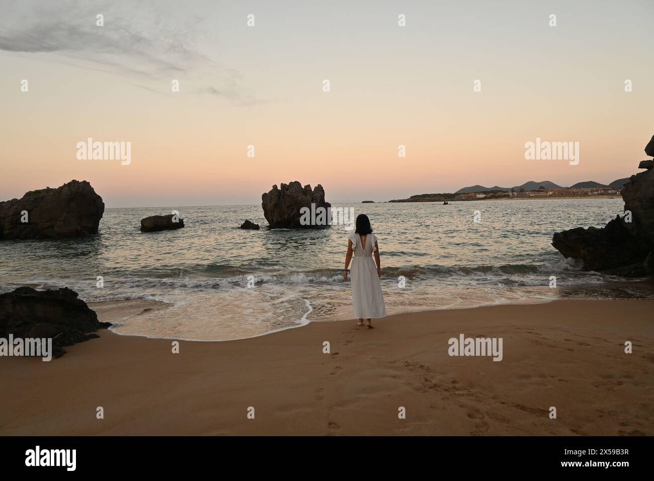 Walking along seashore hi-res stock photography and images - Alamy