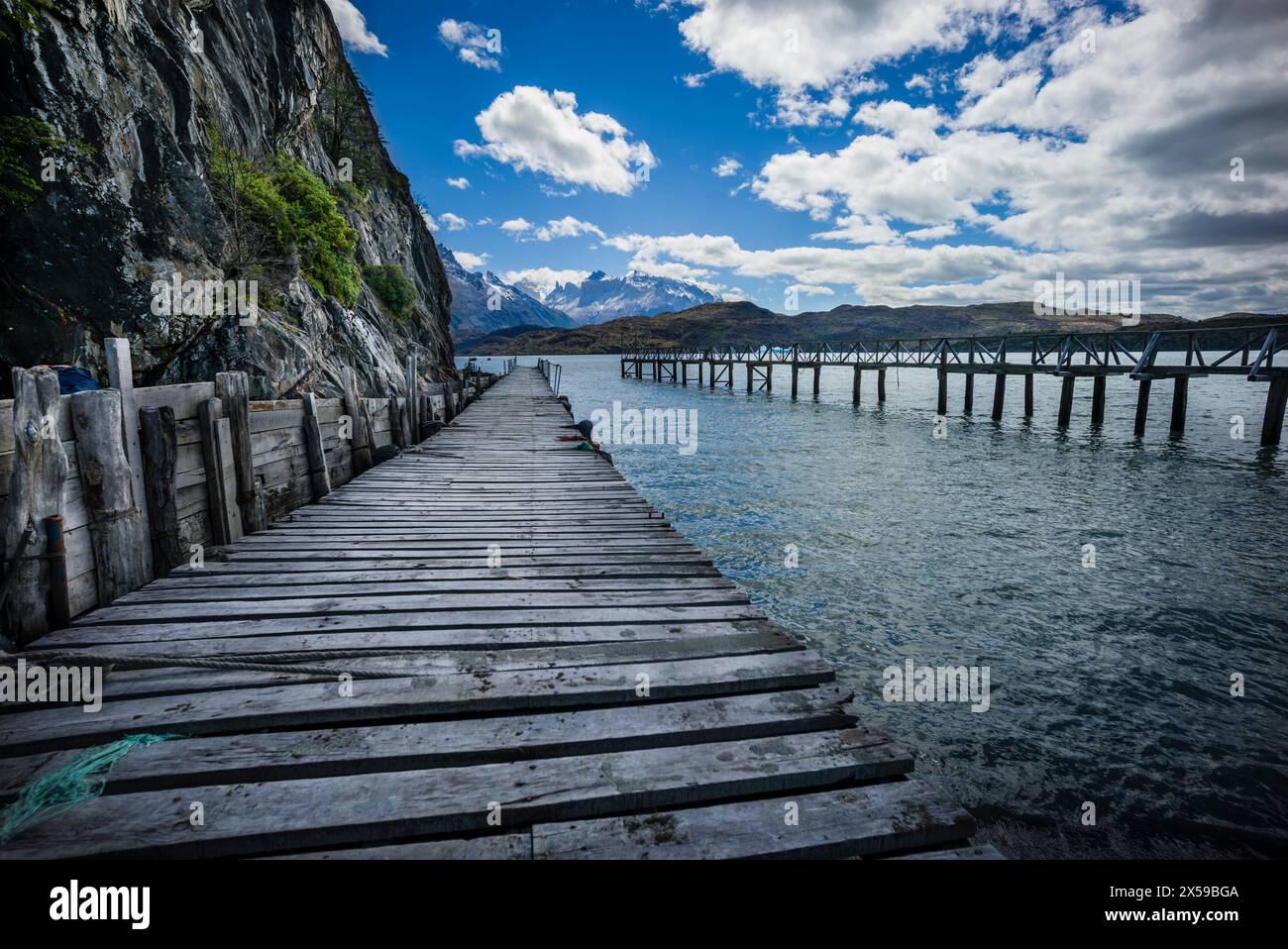 The wilderness landscape of Lago Gray, Torres del Paine, Patagonia ...