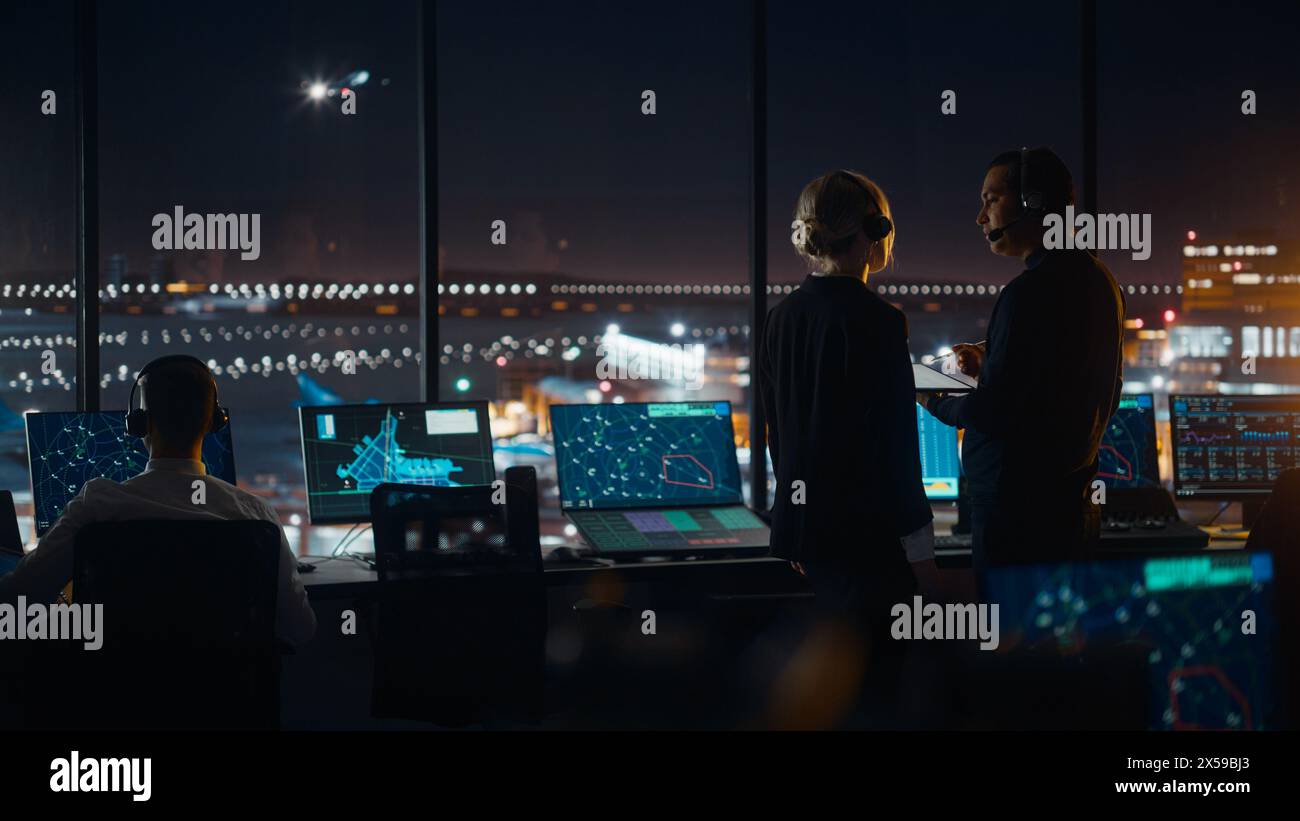 Atc radar screen hi-res stock photography and images - Alamy