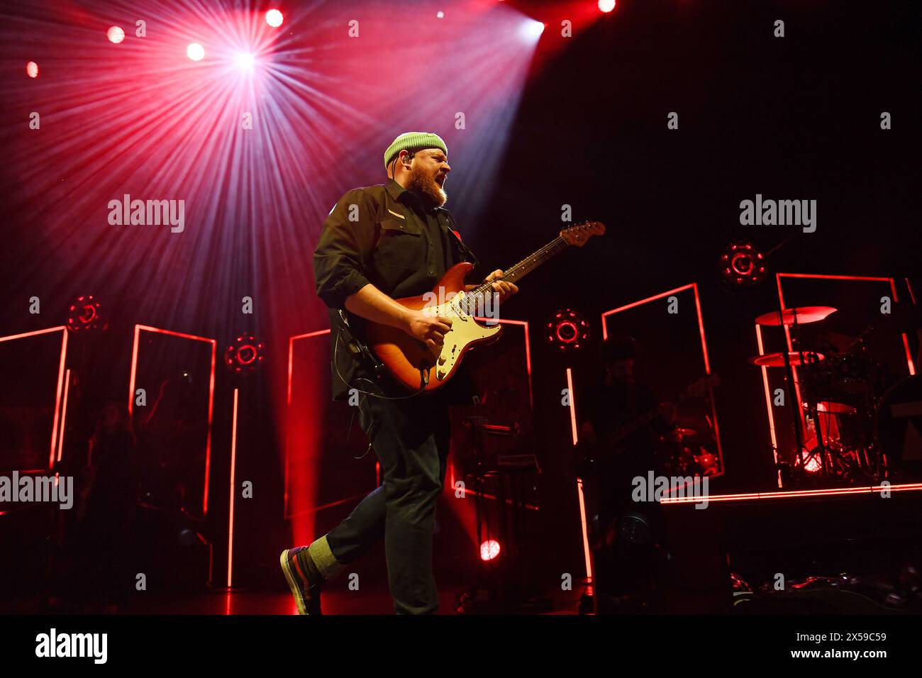 LONDON, ENGLAND - MAY 07: Tom Walker performing at Eventim Apollo on ...