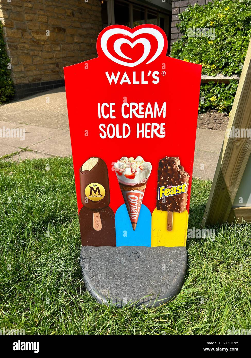 Cornetto ice cream hi-res stock photography and images - Alamy