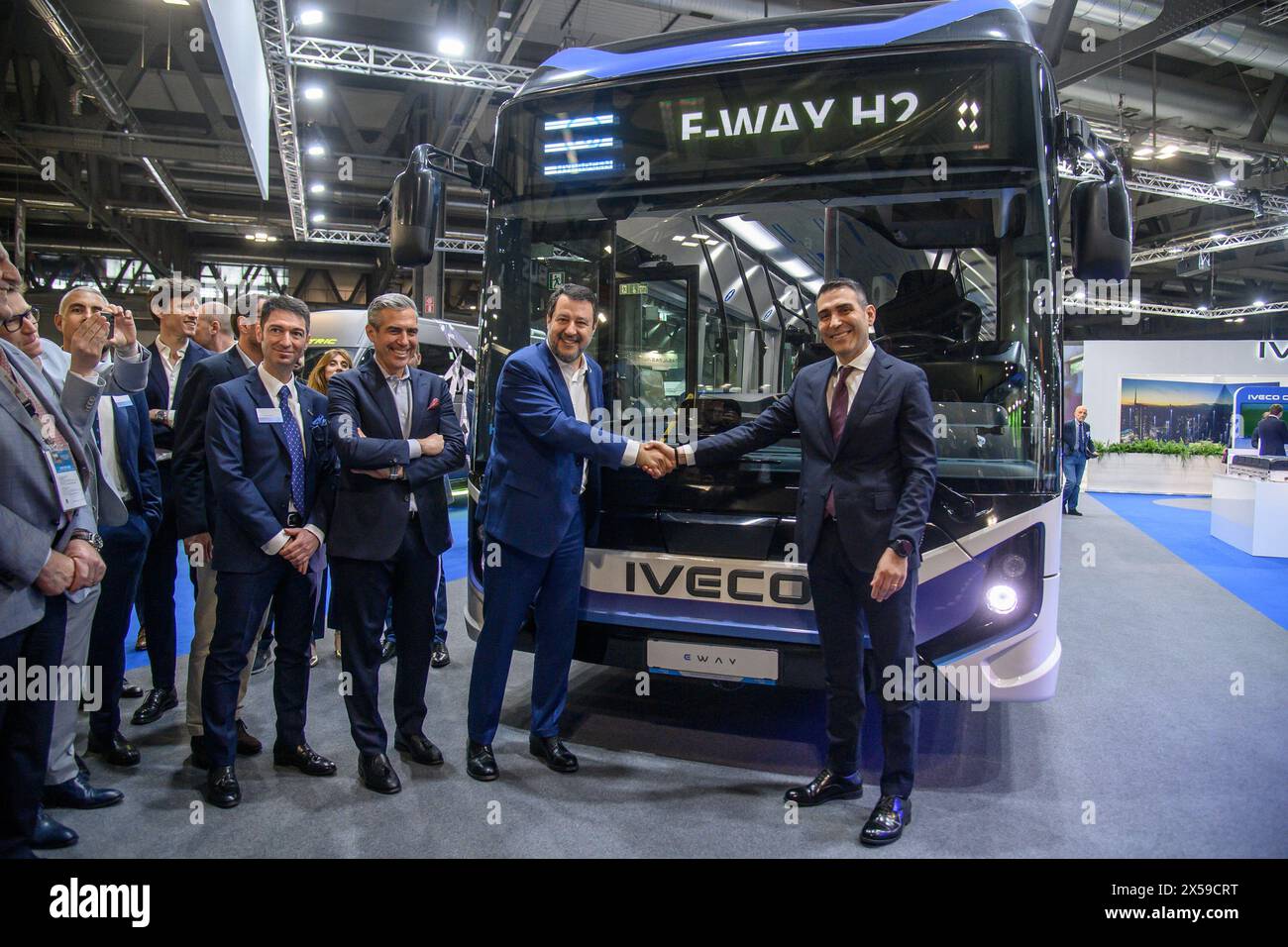 Domenico Nocera di Iveco e Matteo Salvini alla Fiera Transpotec Logitec e NME Next Mobility ...