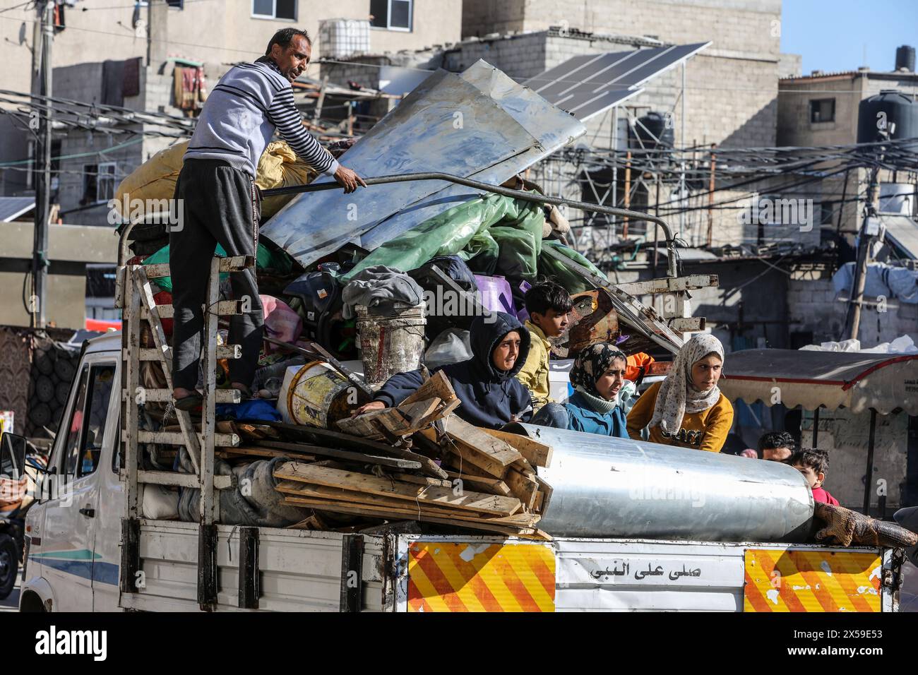 Rafah, Palestinian Territories. 08th May, 2024. Palestinians carry ...