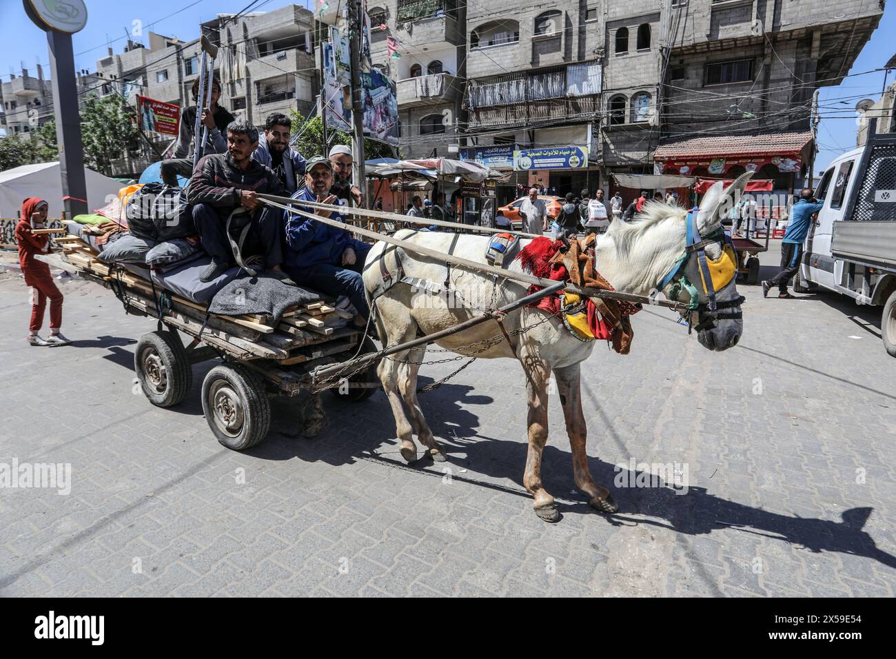 Rafah, Palestinian Territories. 08th May, 2024. Palestinians carry ...