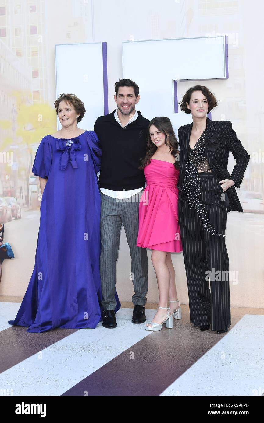 Phoebe waller bridge fiona shaw hi-res stock photography and images - Alamy