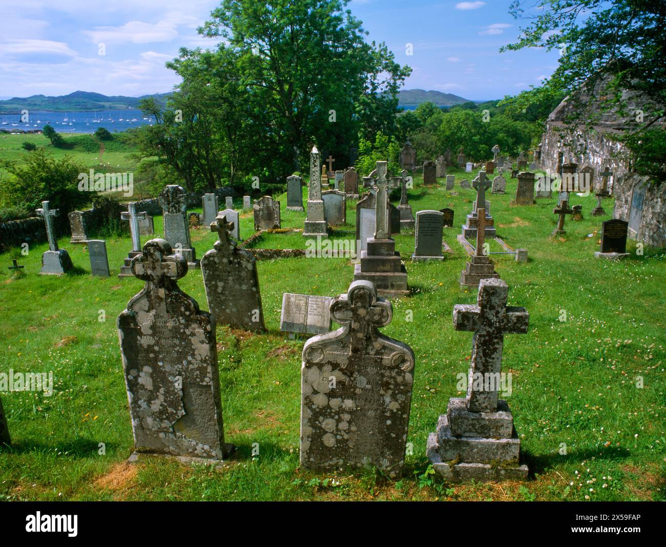 Arisaig village old church and burial ground hi-res stock photography ...