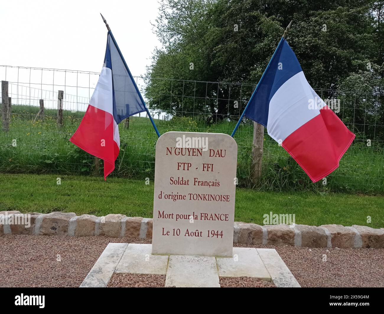 Monument dans l'Yonne à la mémoire de N'Guyen Dau Ftp Ffi Soldat ...