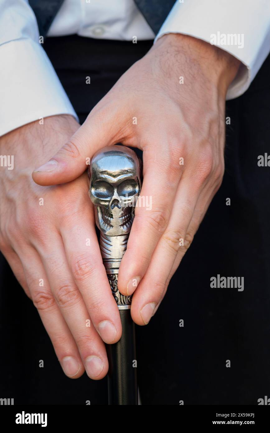 Stick men holding hands hi-res stock photography and images - Alamy