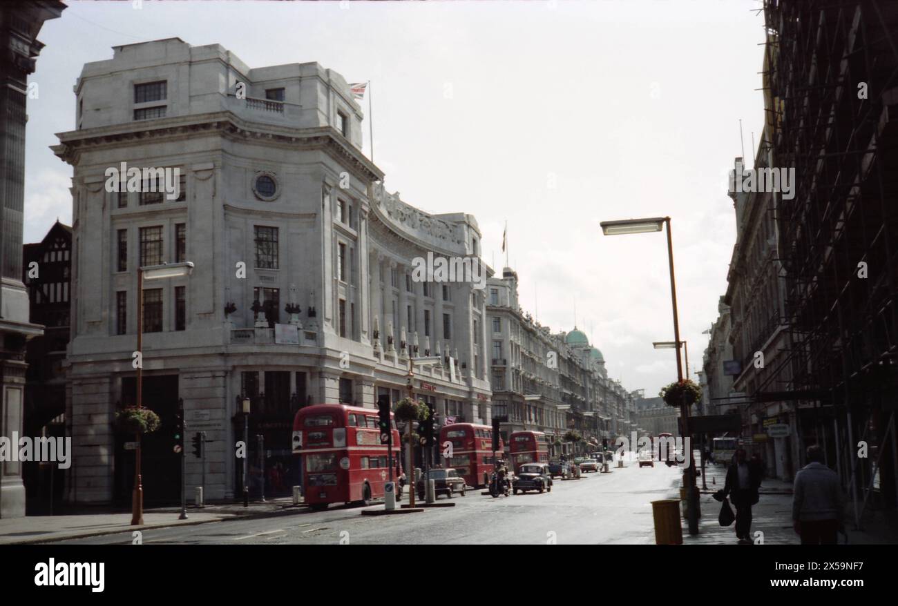 1980s uk street building hi-res stock photography and images - Alamy