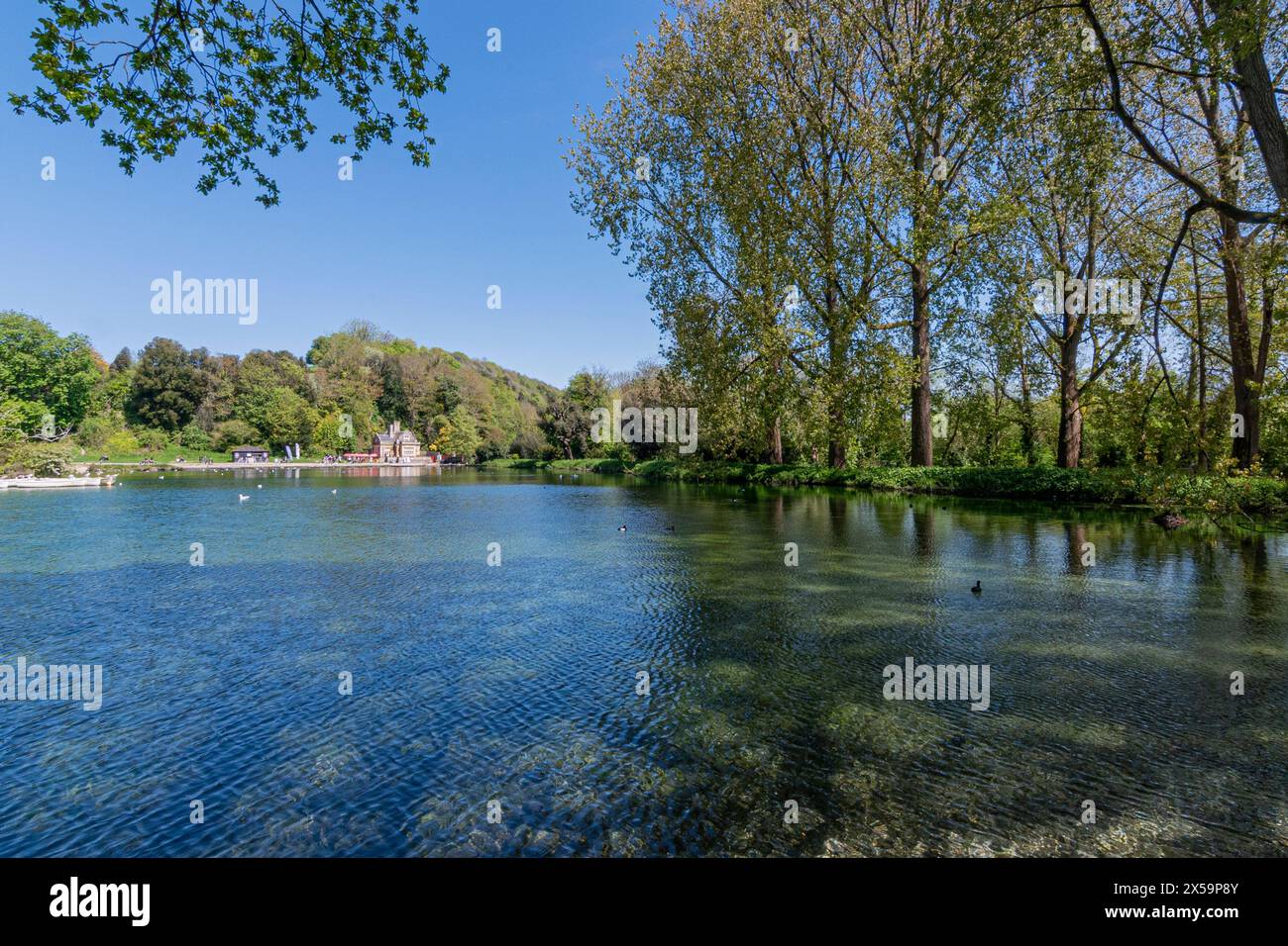 Boating lake tea room hi-res stock photography and images - Alamy