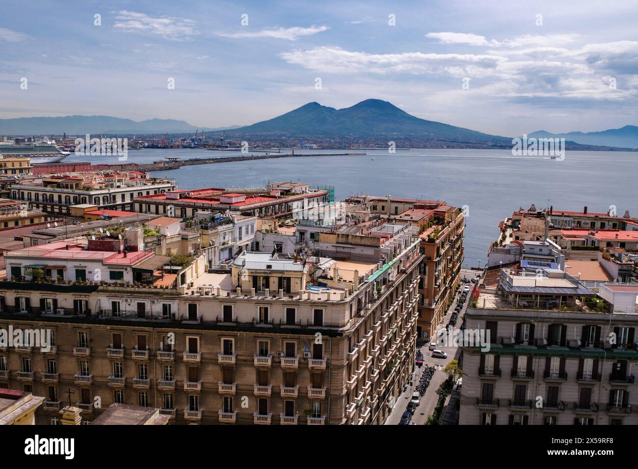 © Arnaud BEINAT/Maxppp. 2024/05/06, Naples, Italie. Le volcan Vésuve ...