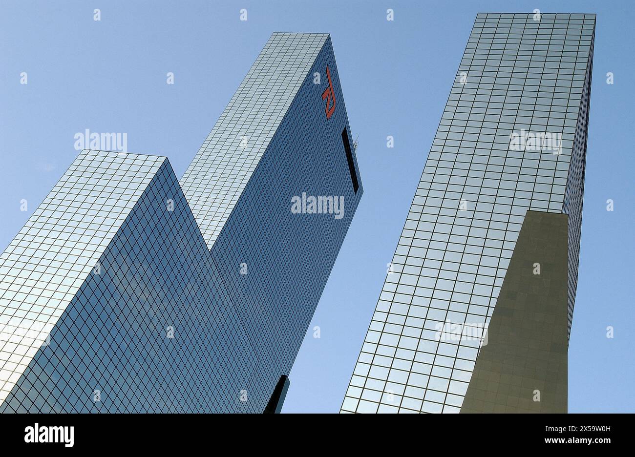Office building, Stationsplein. Rotterdam. Netherlands Stock Photo - Alamy