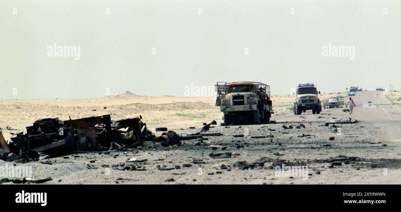 First Gulf War: 4th March 1991 Destroyed and abandoned Iraqi Army ...
