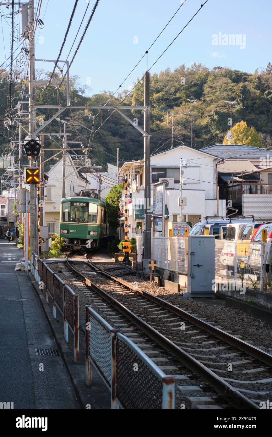Train kamakura hi-res stock photography and images - Alamy