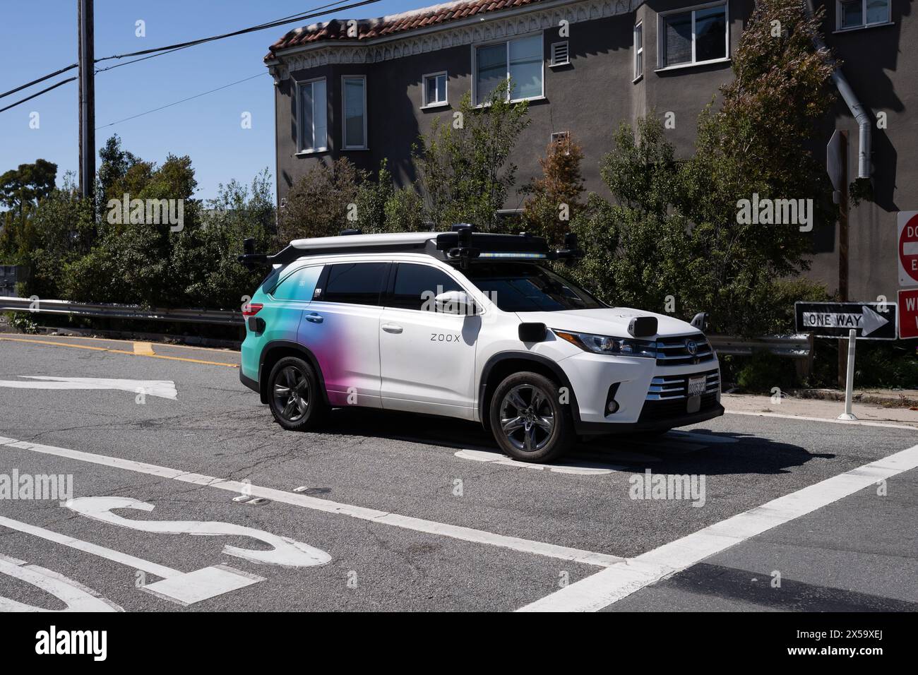 Zoox Self Driving Toyota Highlander Testing, San Francisco, California ...