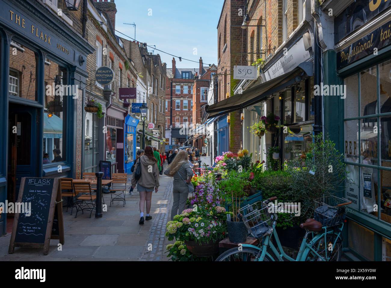 Flask Walk lane, Hampstead village in north London Stock Photo - Alamy