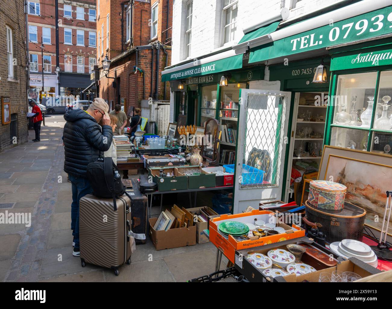 Flask Walk lane antique shop, Hampstead village in north London Stock ...