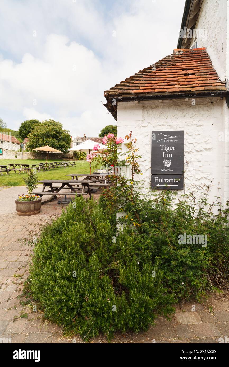 Pub tiger inn hi-res stock photography and images - Alamy