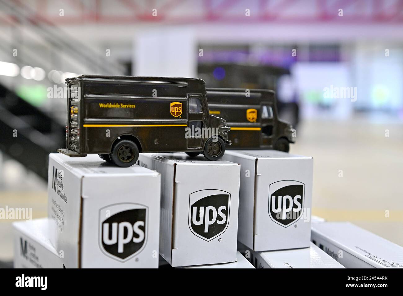 Zustellfahrzeuge als Modelle,Modellauto,Modellautos Zustellfahrzeug ...