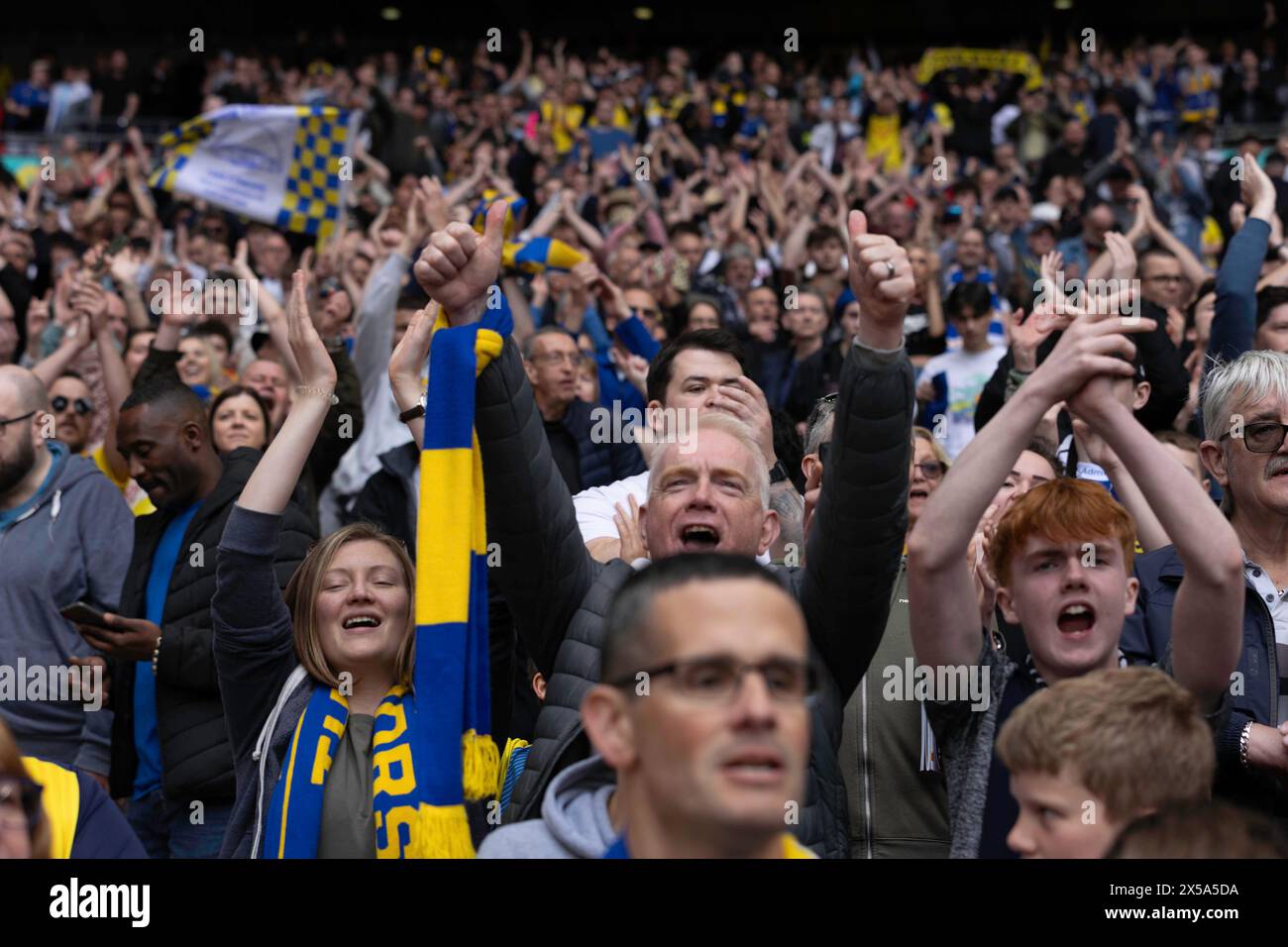 Wembley Crowd Vanarama Promotion Final Bromley V Solihull 2024 Stock ...