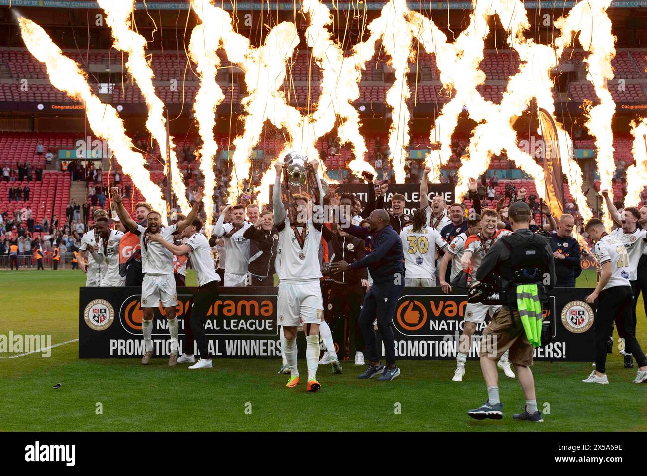 Wembley Crowd Vanarama Promotion Final Bromley V Solihull 2024 Stock ...