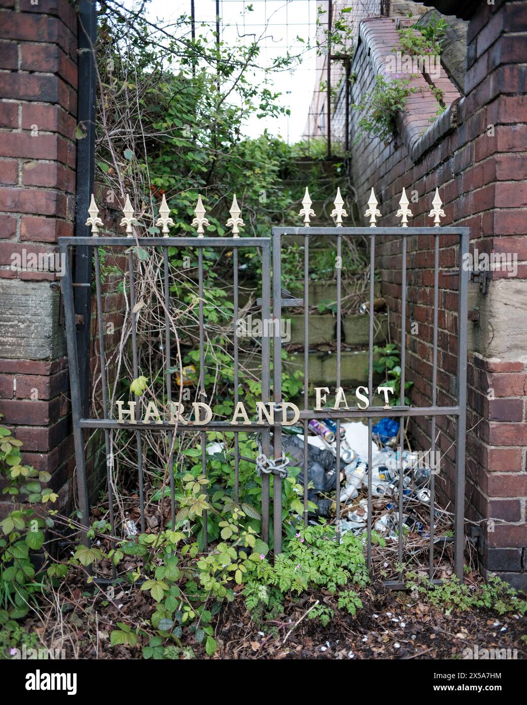 Fast sign hi-res stock photography and images - Alamy