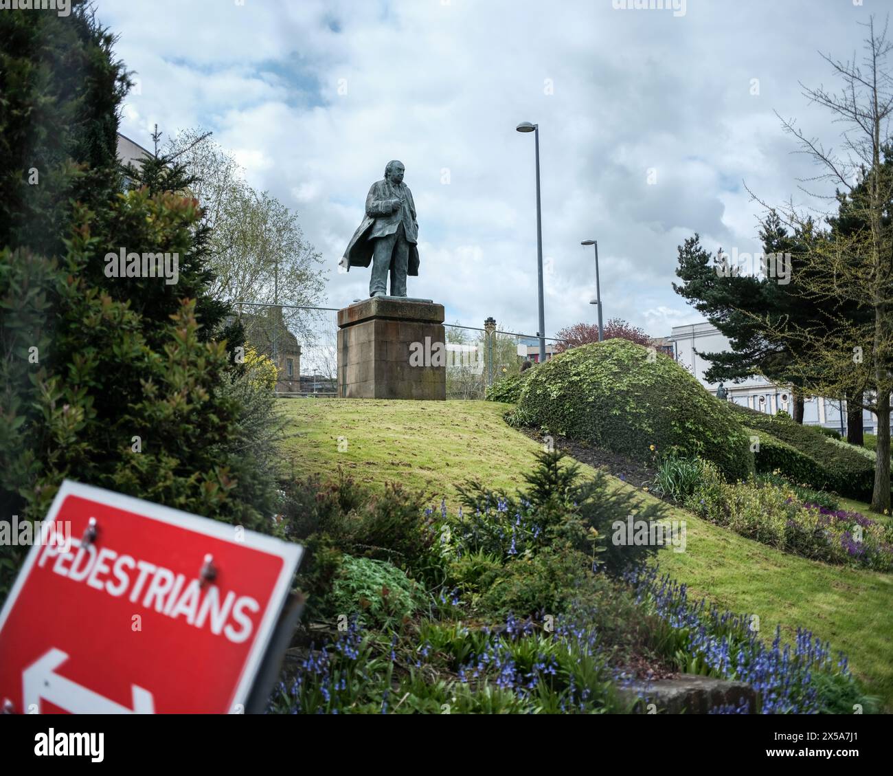 JB Priestley Statue in Bradford, John Boynton Priestley OM was an ...