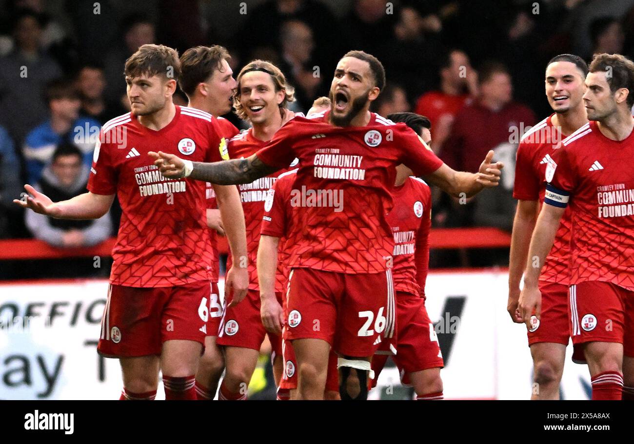 Crawley town celebrations hi-res stock photography and images - Alamy