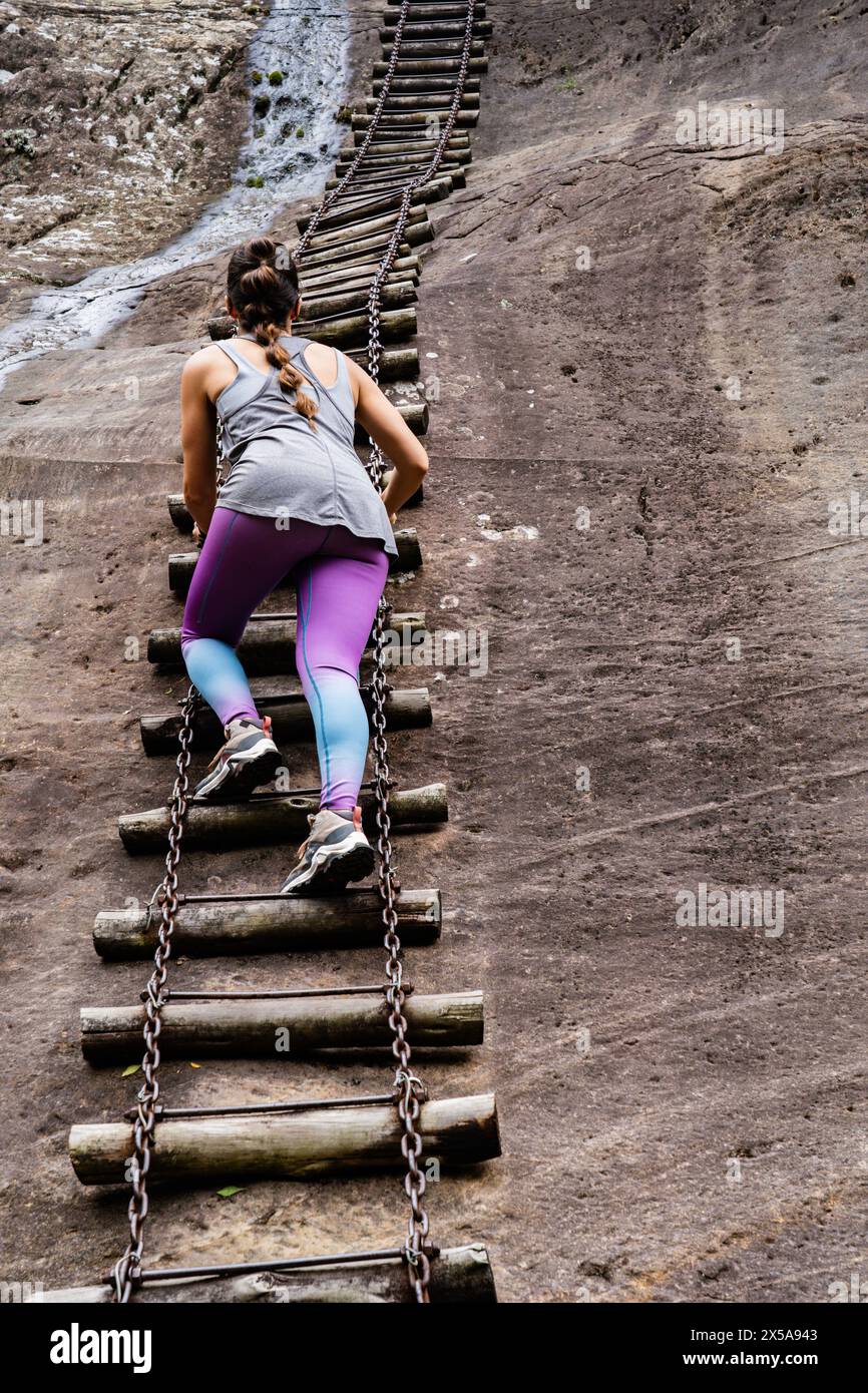 Rugged mountain chains hi-res stock photography and images - Alamy