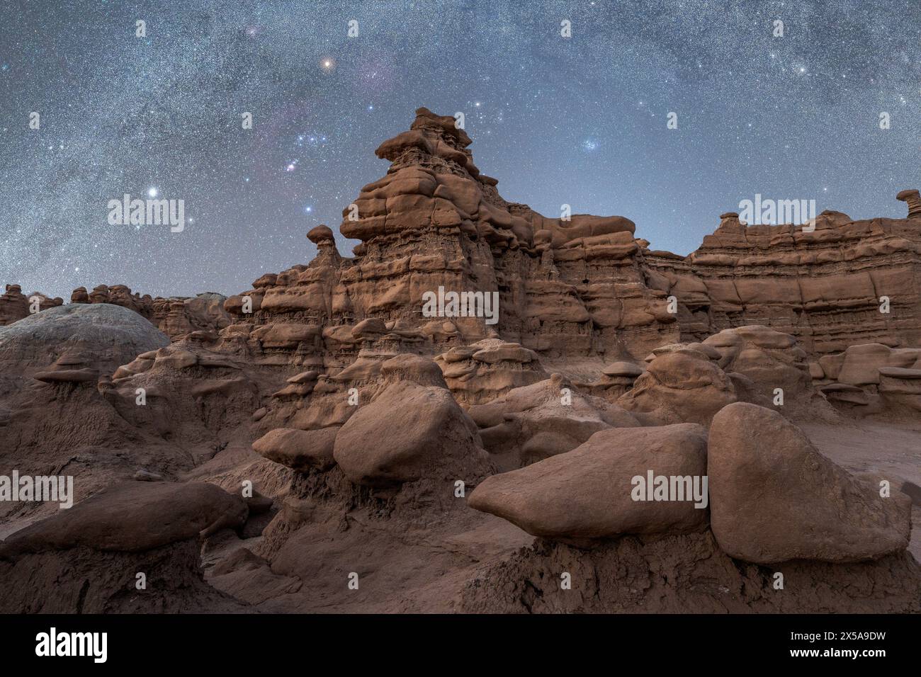 "Spectacular view of the Milky Way shining over the hoodoos in Goblin ...