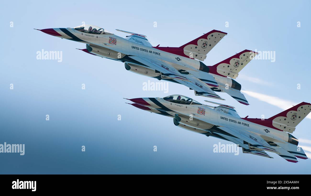 The United States Air Force Air Demonstration Squadron "Thunderbirds" F ...