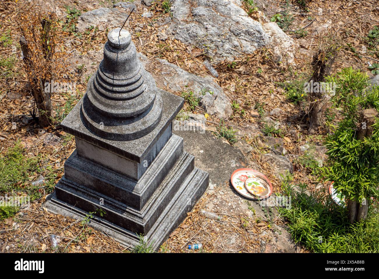 Thailand buddhism grave gravestone hi-res stock photography and images ...