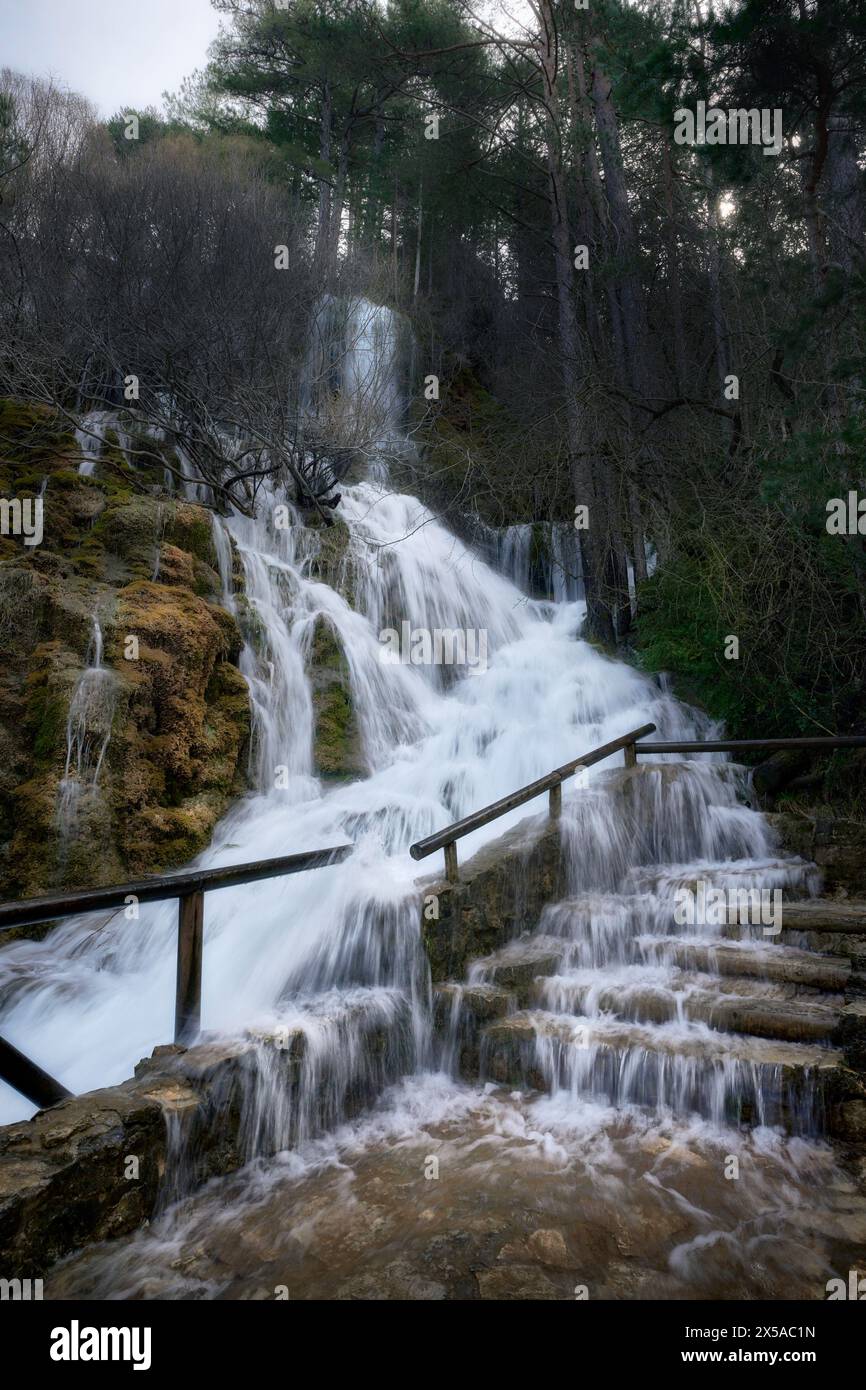 Movimiento de escaleras hi-res stock photography and images - Alamy