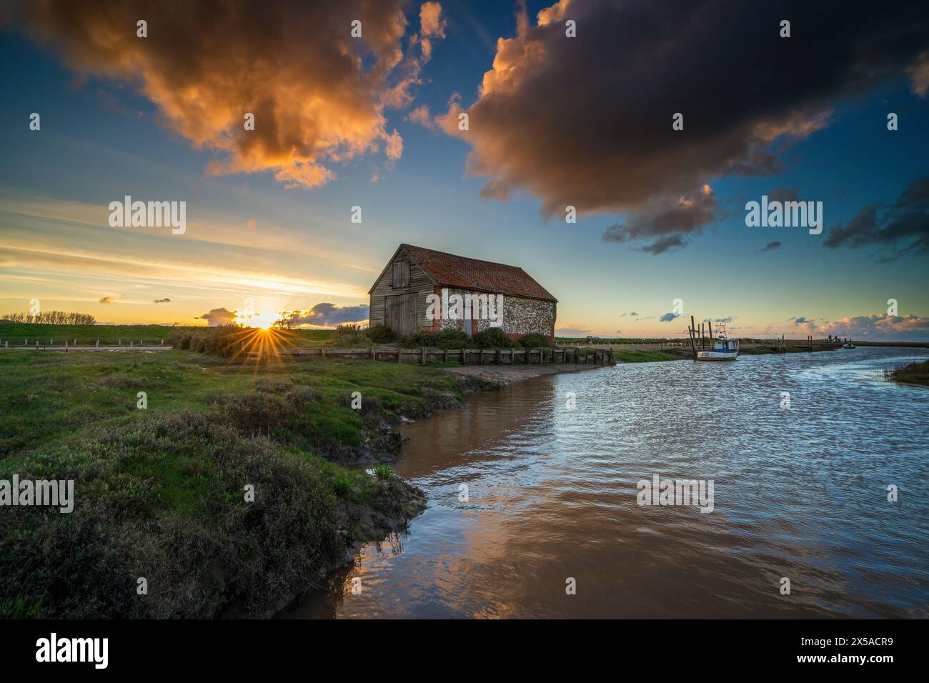 Boat house thornham hi-res stock photography and images - Alamy