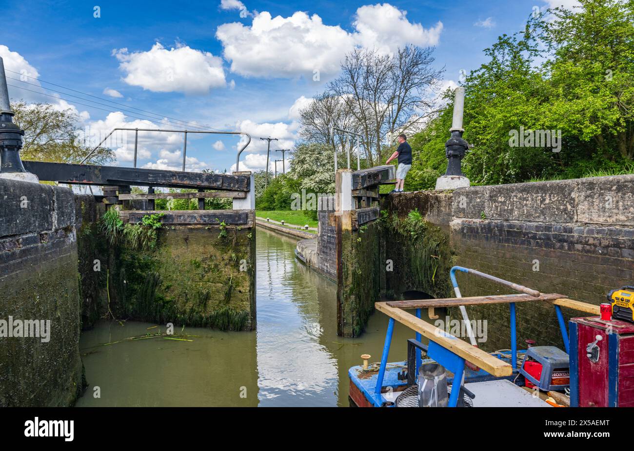 Grand Union Canal Main Line, Calcutt Locks, England – A narrowboat in ...