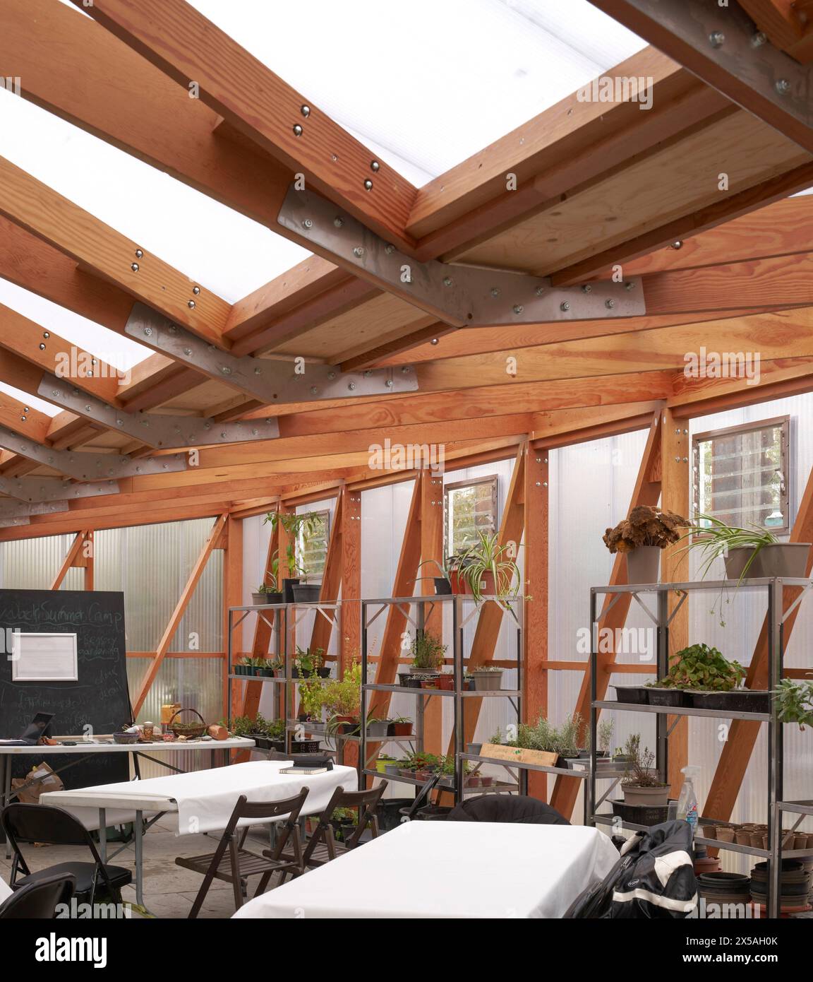 Timber frame and polycarbonate cladding of classroom. Cody Dock - The ...