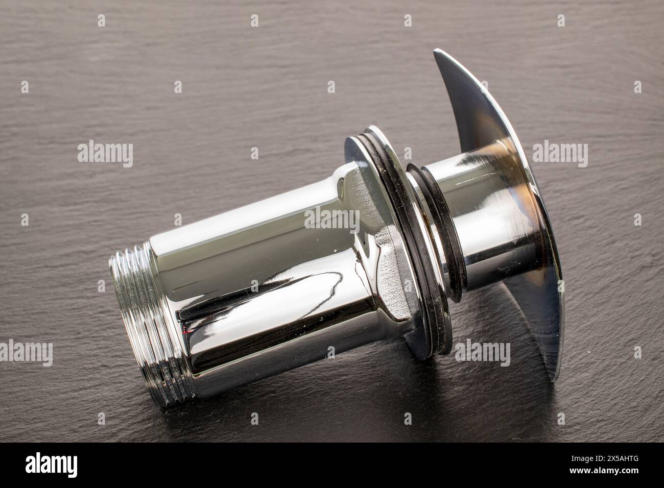 Flush valve hi-res stock photography and images - Alamy