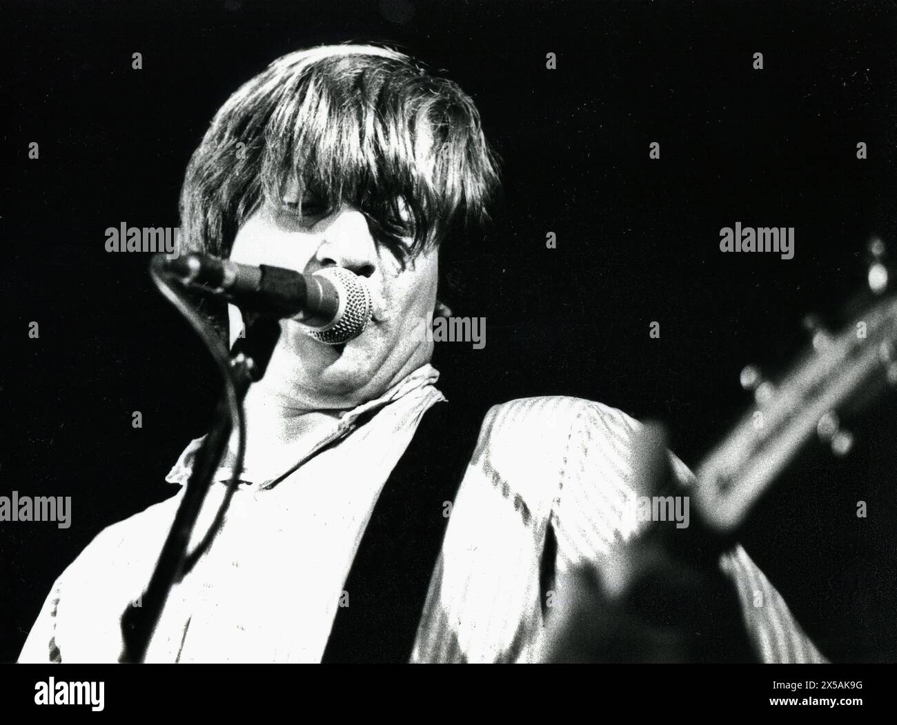 English guitarist and singer hi-res stock photography and images - Alamy