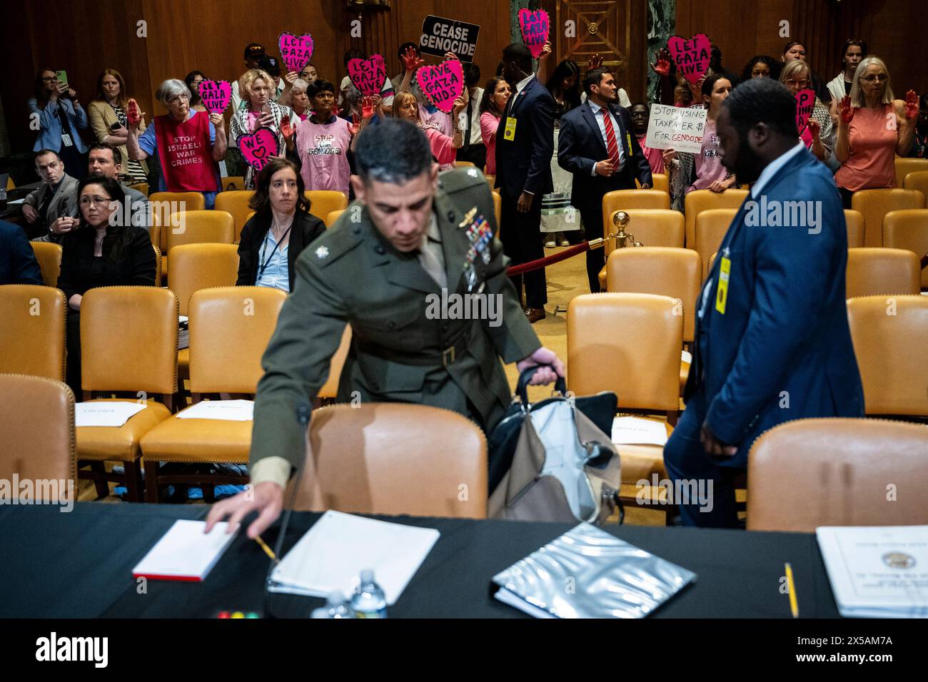 Washington, USA. 08th May, 2024. Anti-genocide protesters with ...