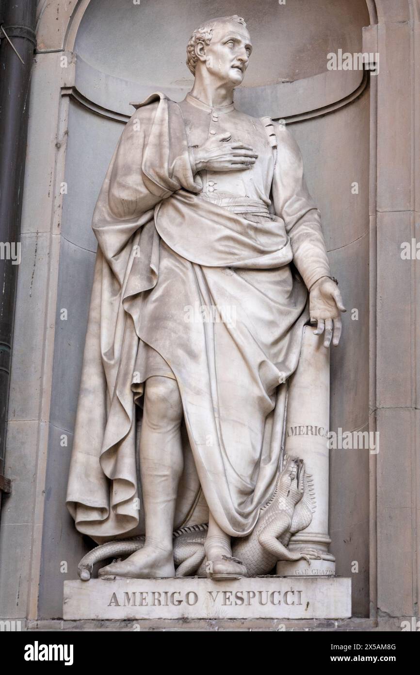 florence,italy - sep 09 2023: Statue of Amerigo Vespucci, explorer of ...