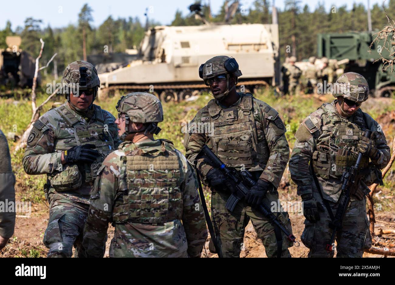 11th Airborne Division from the US Army co-based with the Swedish Army ...