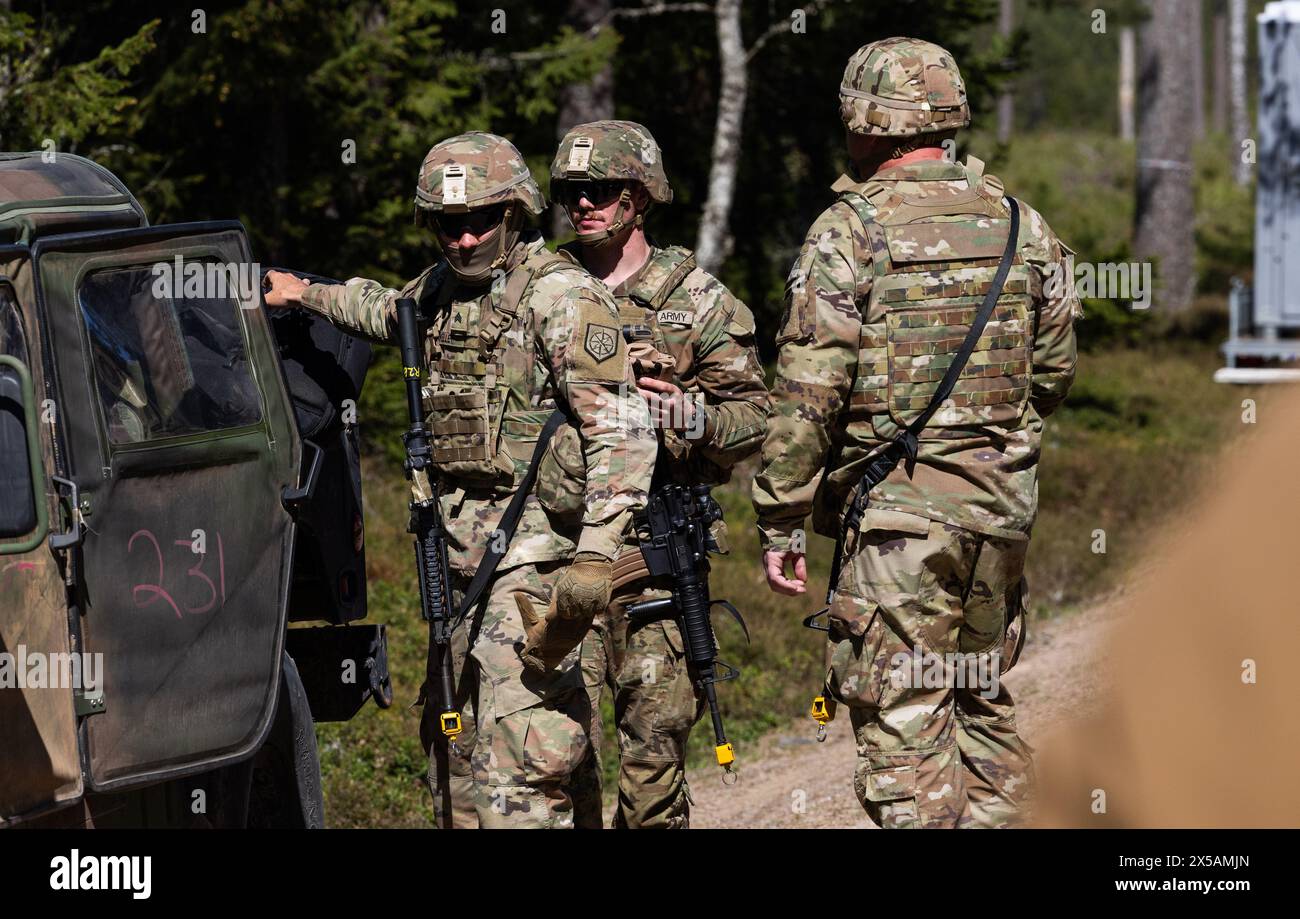 11th Airborne Division from the US Army co-based with the Swedish Army ...