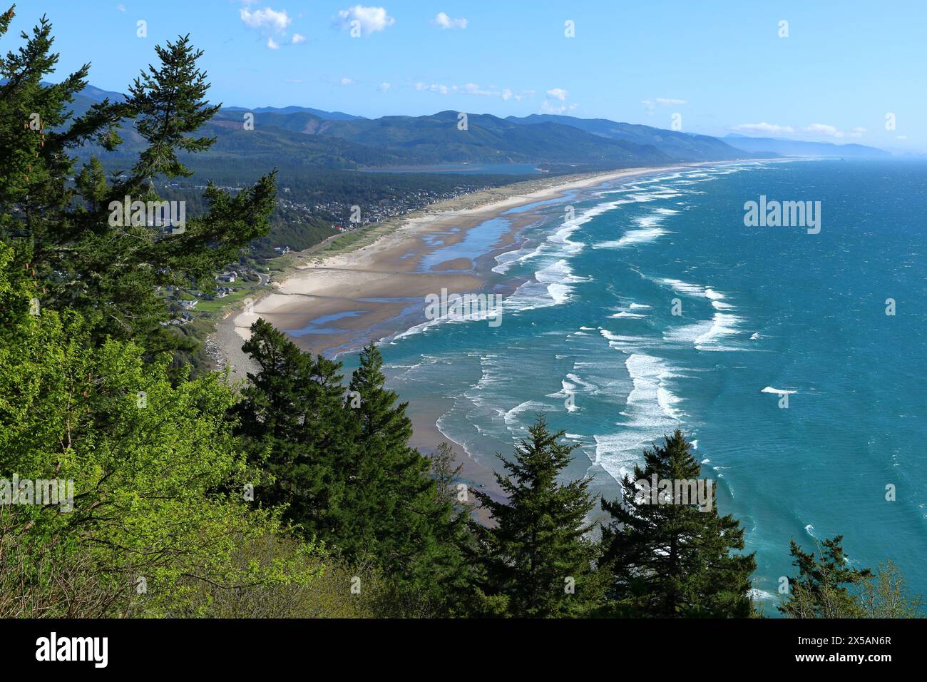 Along the Oregon Coast: View from Neahkahnie scenic overlook looking ...
