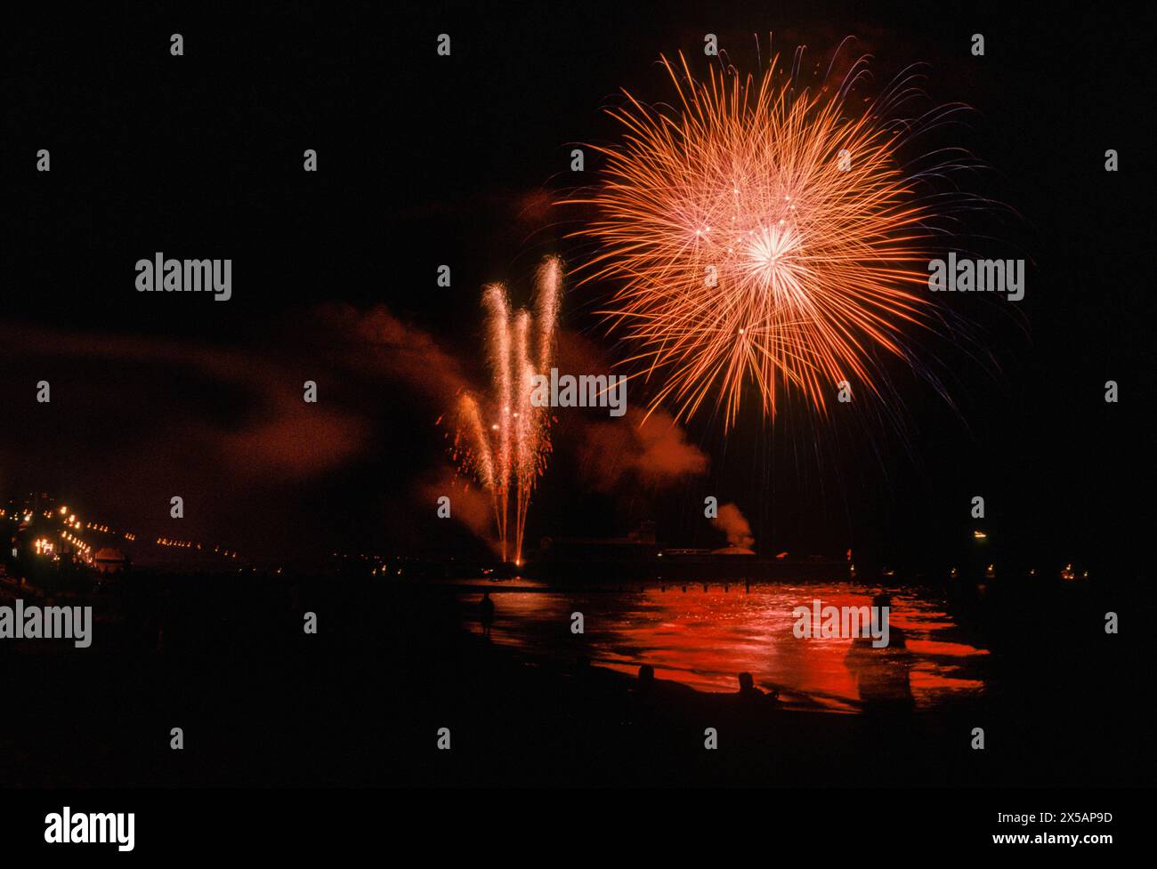Bournemouth fireworks hi-res stock photography and images - Alamy