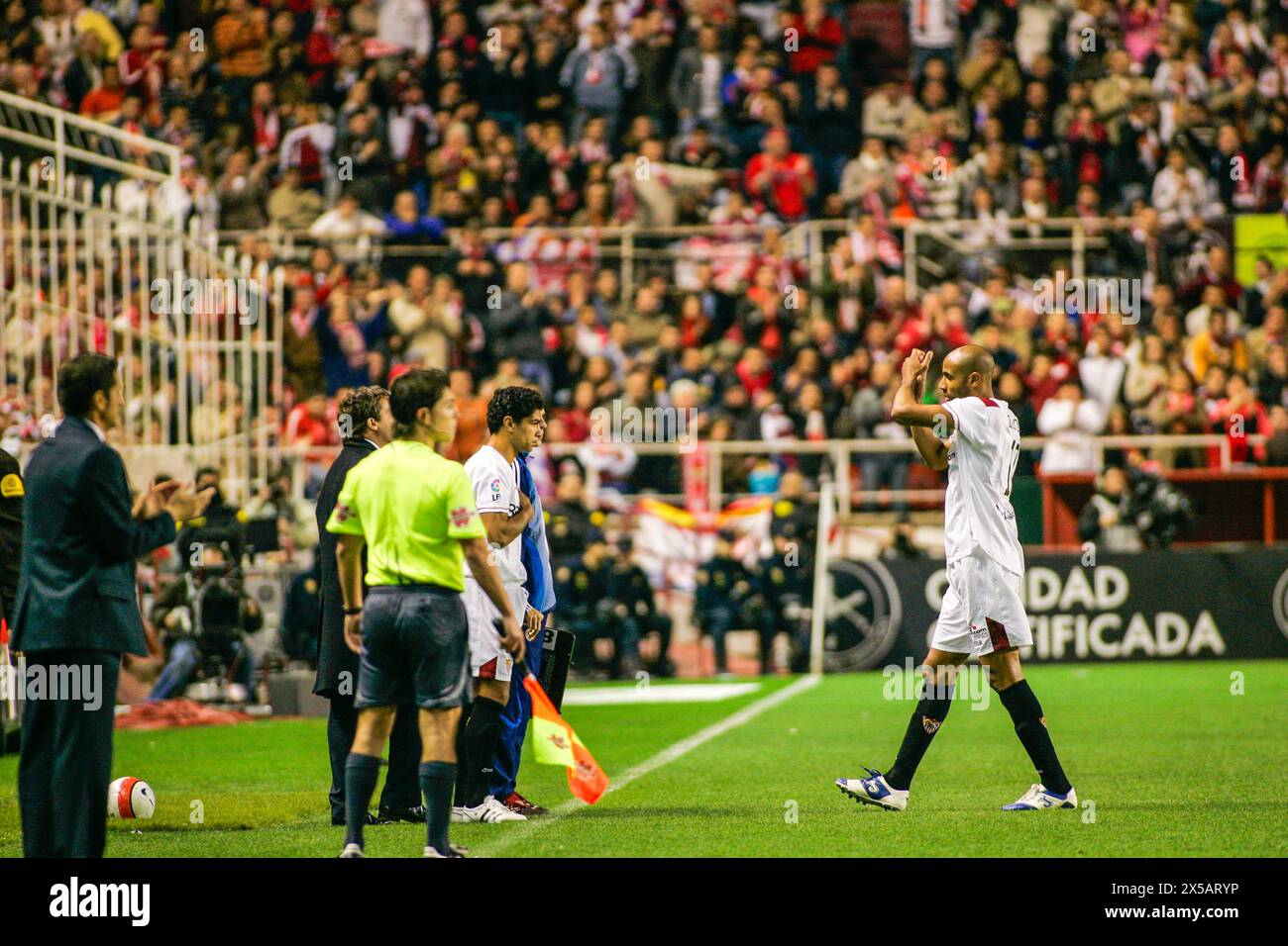 Soccer game substitution hi-res stock photography and images - Alamy
