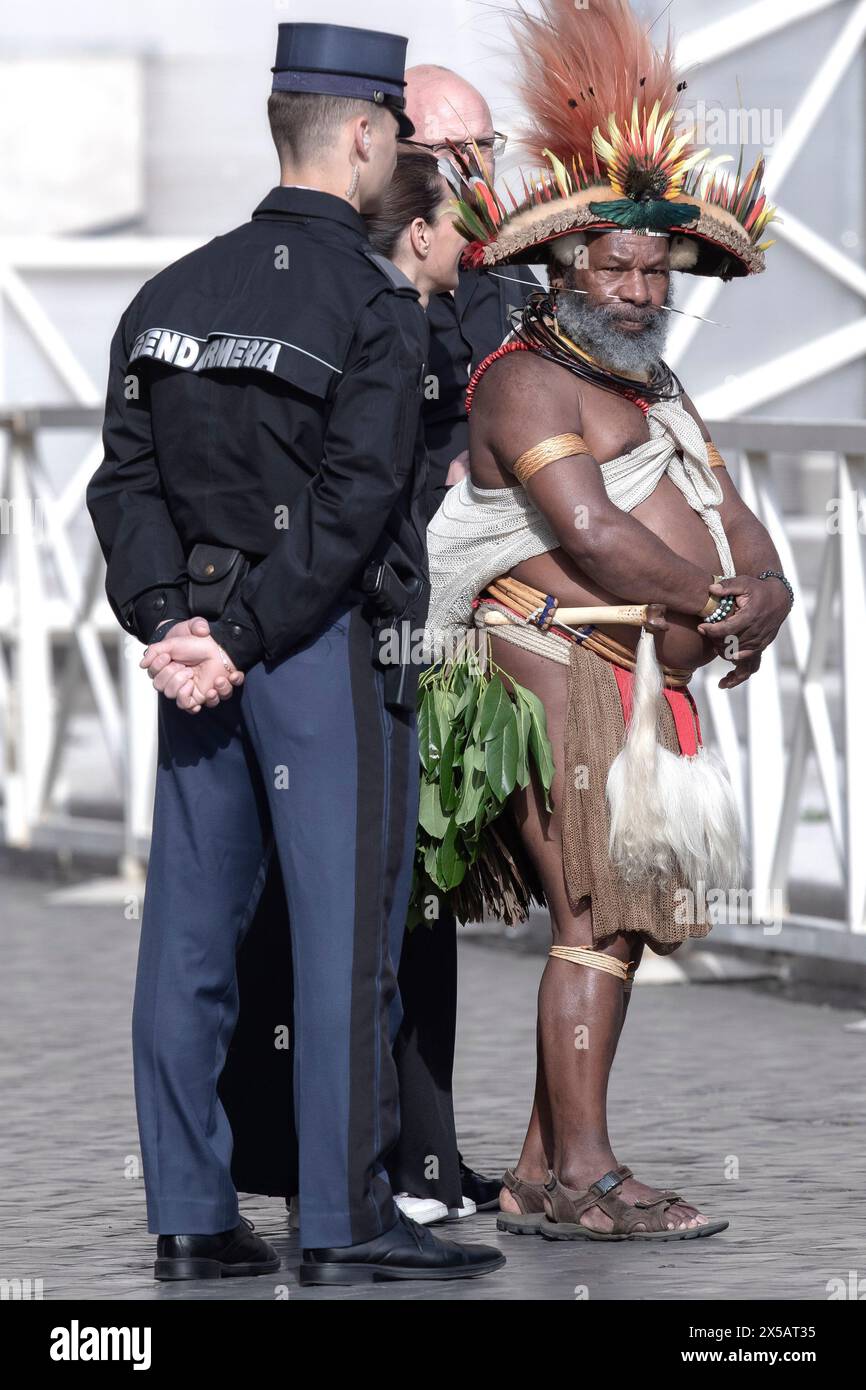 Vatican City, Vatican, 8 may 2024. Chief of the Huli tribe in Papua New ...