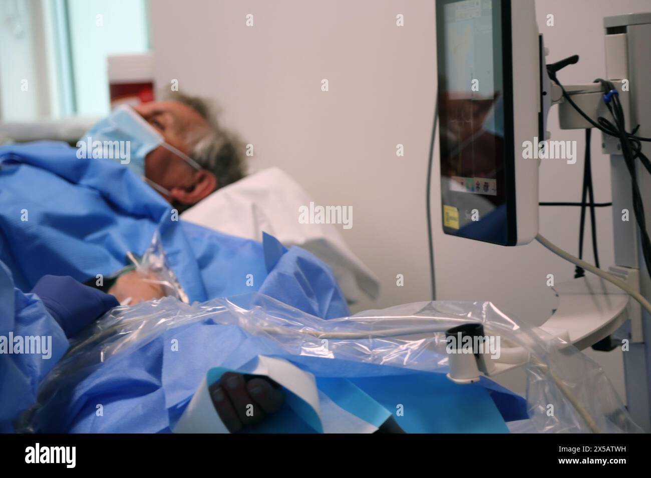 Picc line hi-res stock photography and images - Alamy