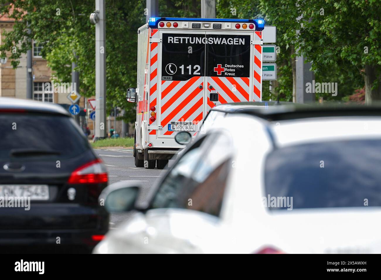 112 red icon hi-res stock photography and images - Alamy